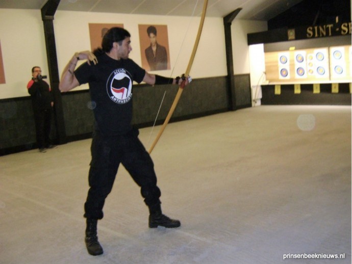 Longbow-bouwer Bickerstaffe bij St. Sebastiaan | Prinsenbeeknieuws