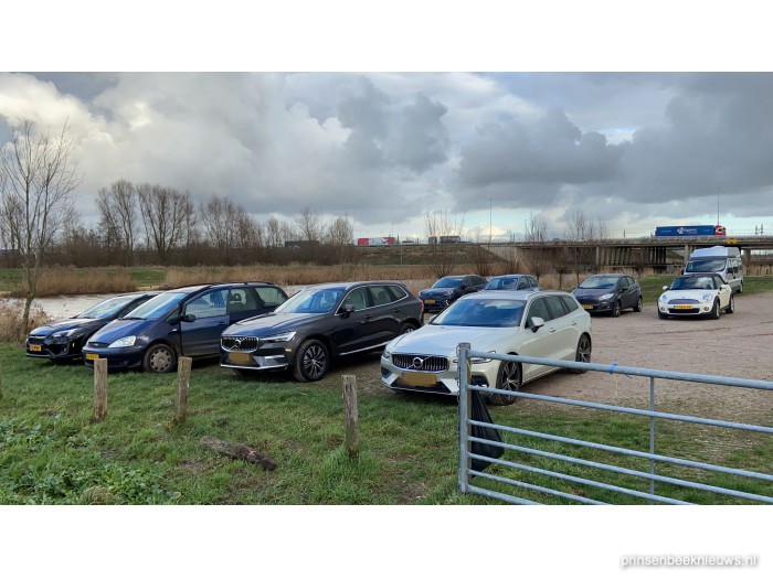 Overslag Nieuwveer voor afvoer veengrond per boot over de Mark ...