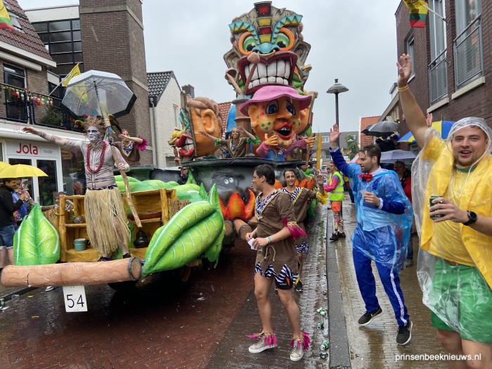 Kletsnatte, geplaagde Grote Optocht | Prinsenbeeknieuws