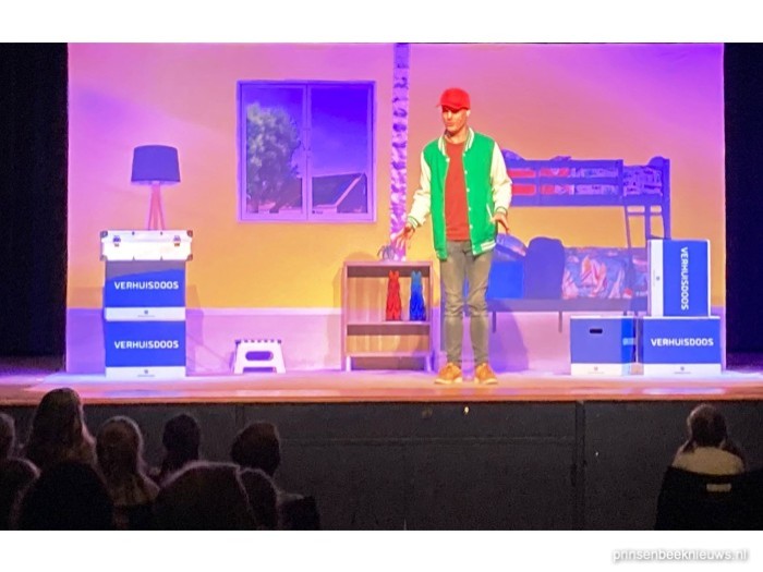 Enthousiast jong publiek bij goochelshow | Prinsenbeeknieuws