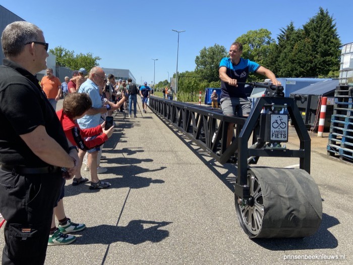 Langste fiets in Guinness World Records boek | Prinsenbeeknieuws